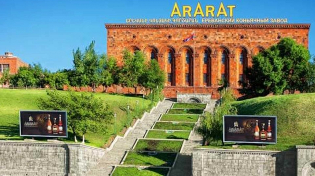 Ararat Bank – X-Art